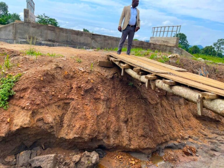 Collapsed Akrofu–Sokode bridge cuts off communities - Ghana Business News